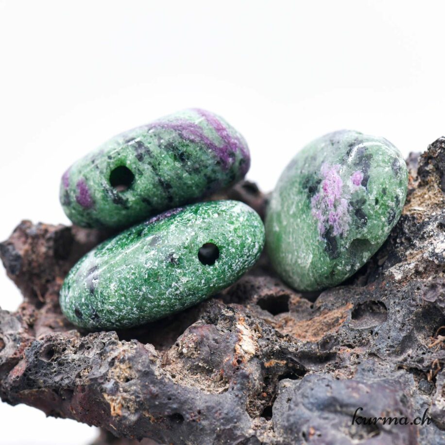 Pendentif en Rubis Zoïzite pierre percée • Kurma.ch